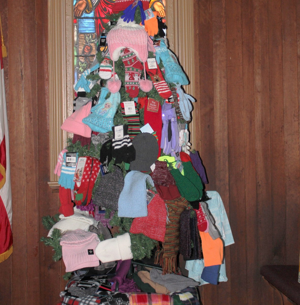 Mitten Tree - St. John's Episcopal Church